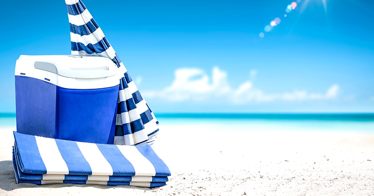 The 5 Best Beach Cooler with Wheels in 2021 - Travel Savvy Guide