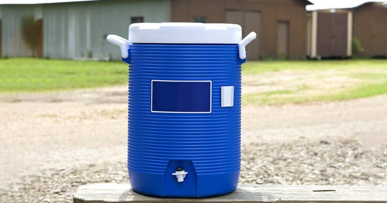 Best Water Jug Cooler - Which is the Best One for You (2021)